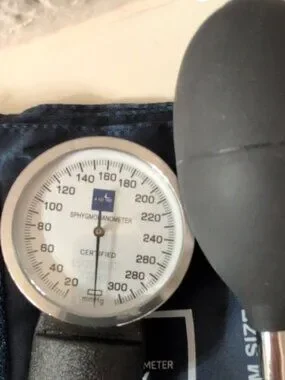Medline | Other | Sphygmomanometer Manual Arm Blood Pressure Monitor Bp ...